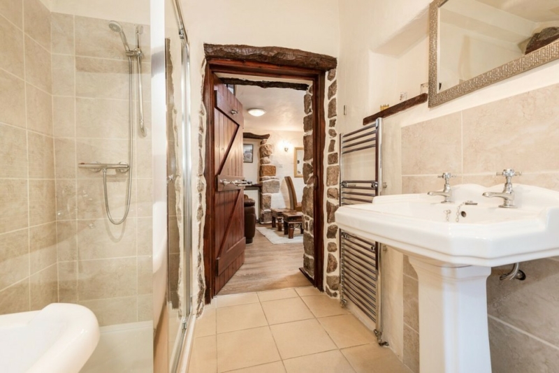 Wrynose luxury bathroom - Bridge End Farm Cottages